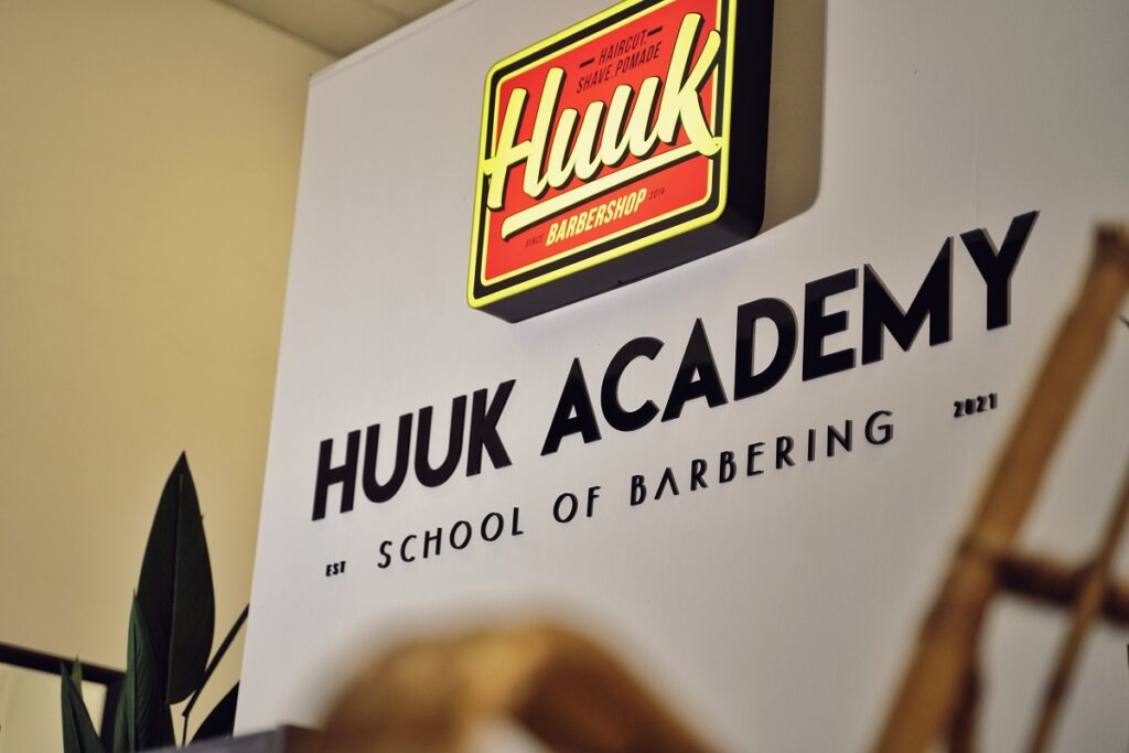 Huuk Academy - School of Barbering